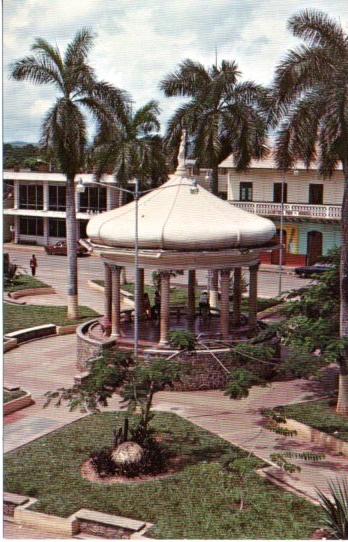Postal Parque Unión en Chitré, Herrera – Gran Morrison